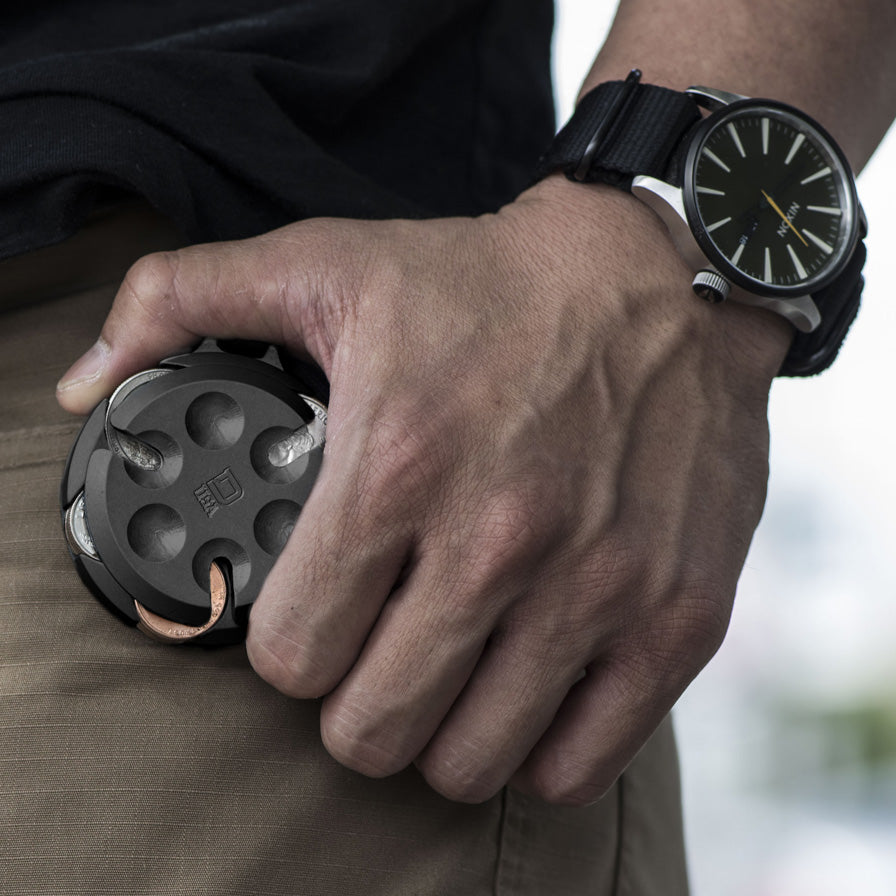 Dango Coin Capsule + Tether - Black | Gallantry