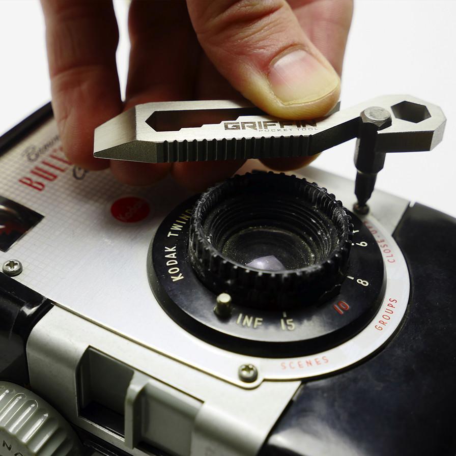 Griffin Pocket Tool - Titanium | Gallantry