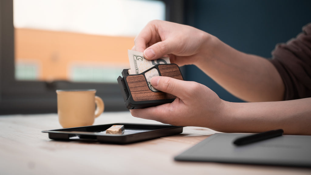 Fantom X Cash Holder - Carbon Fiber | Gallantry