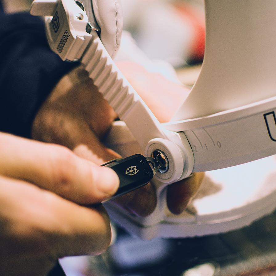 The James Brand The Elko Keychain Knife - Black/Stainless | Gallantry